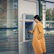 Bancomat, un réseau commun de guichets automatiques bancaires au Luxembourg